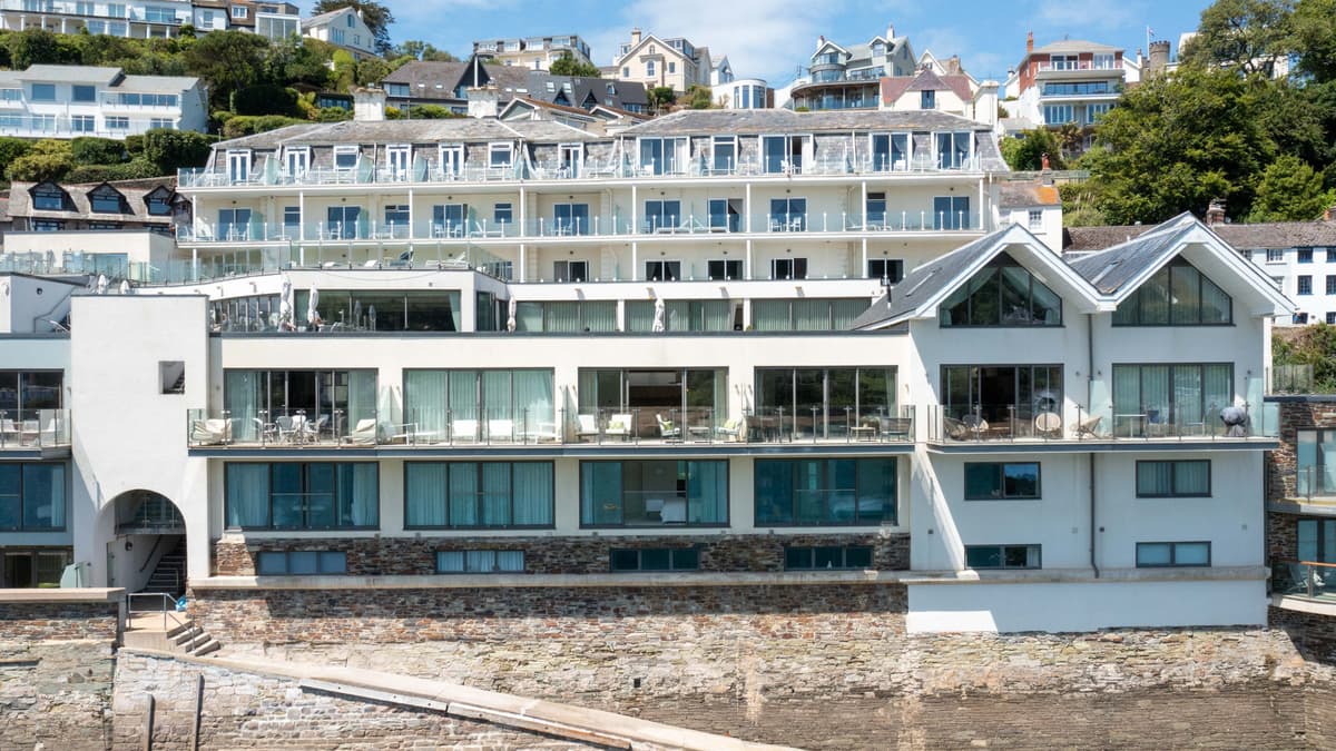 Salcombe villa in hotel grounds for sale with waterfront views ...