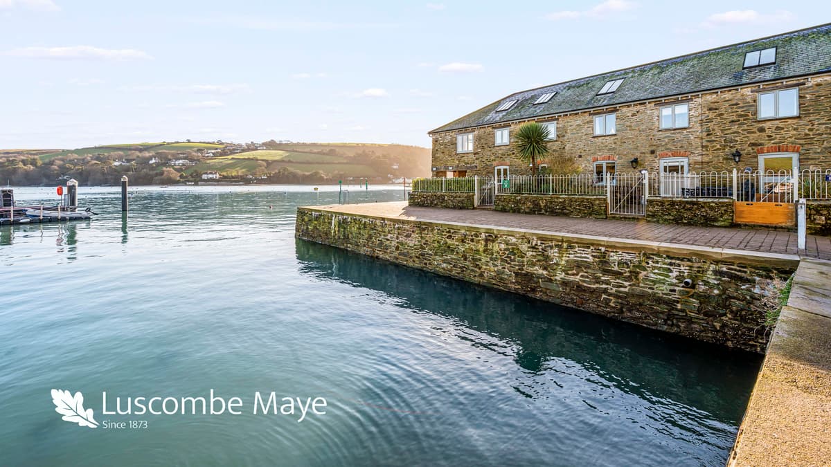 Salcombe waterfront period cottage for sale with "glorious" estuary ...
